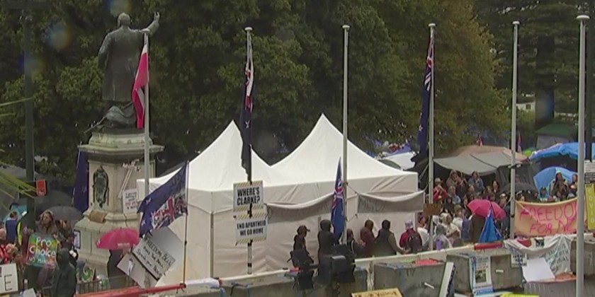 Anti vaccination protest outside Parliament in Wellington | Myanmar ...