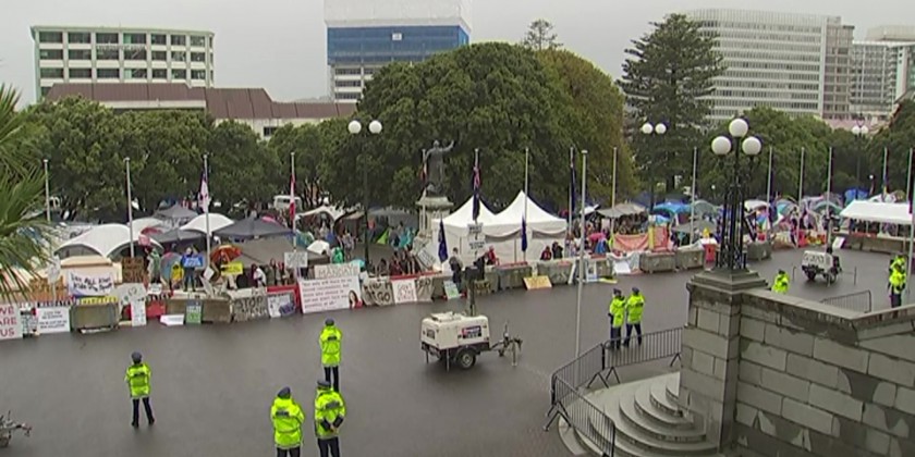 Anti vaccination protest outside Parliament in Wellington | Myanmar ...